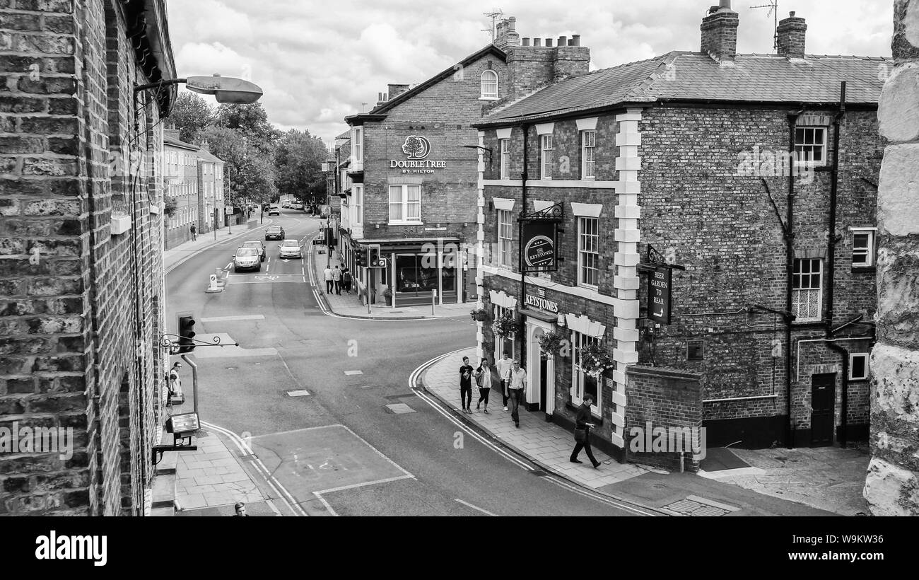 Beautiful english streets Black and White Stock Photos & Images - Alamy