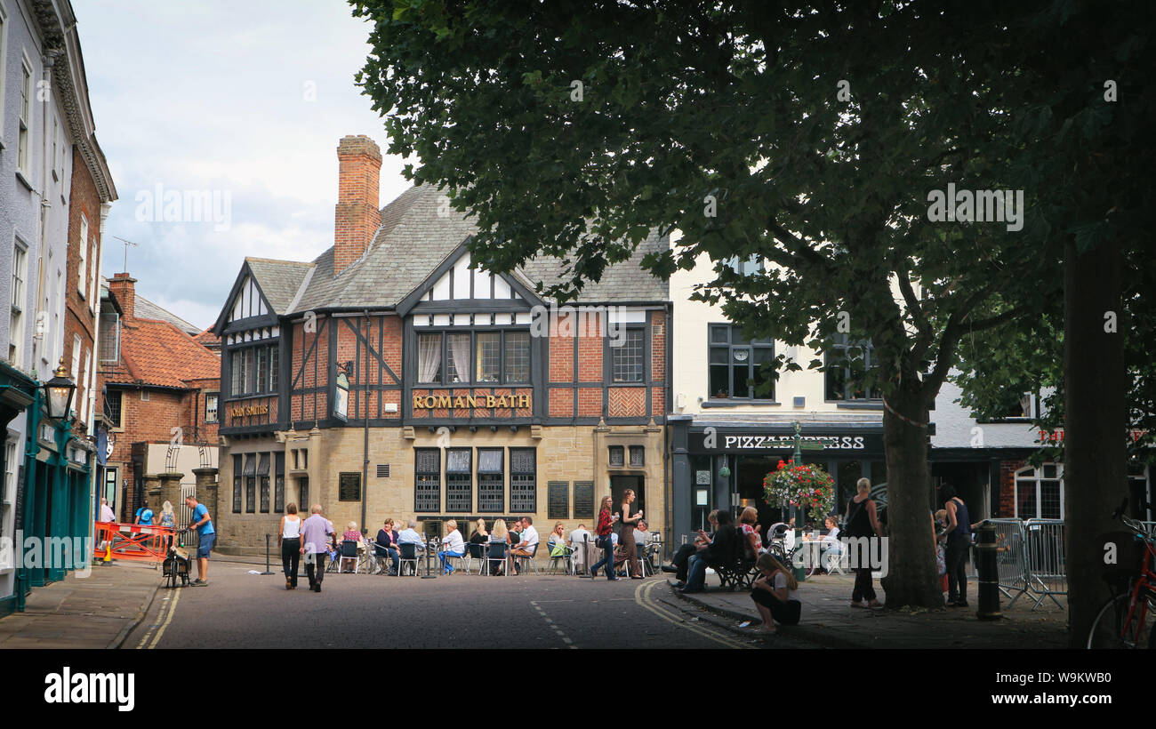St sampsons square york hi-res stock photography and images - Alamy