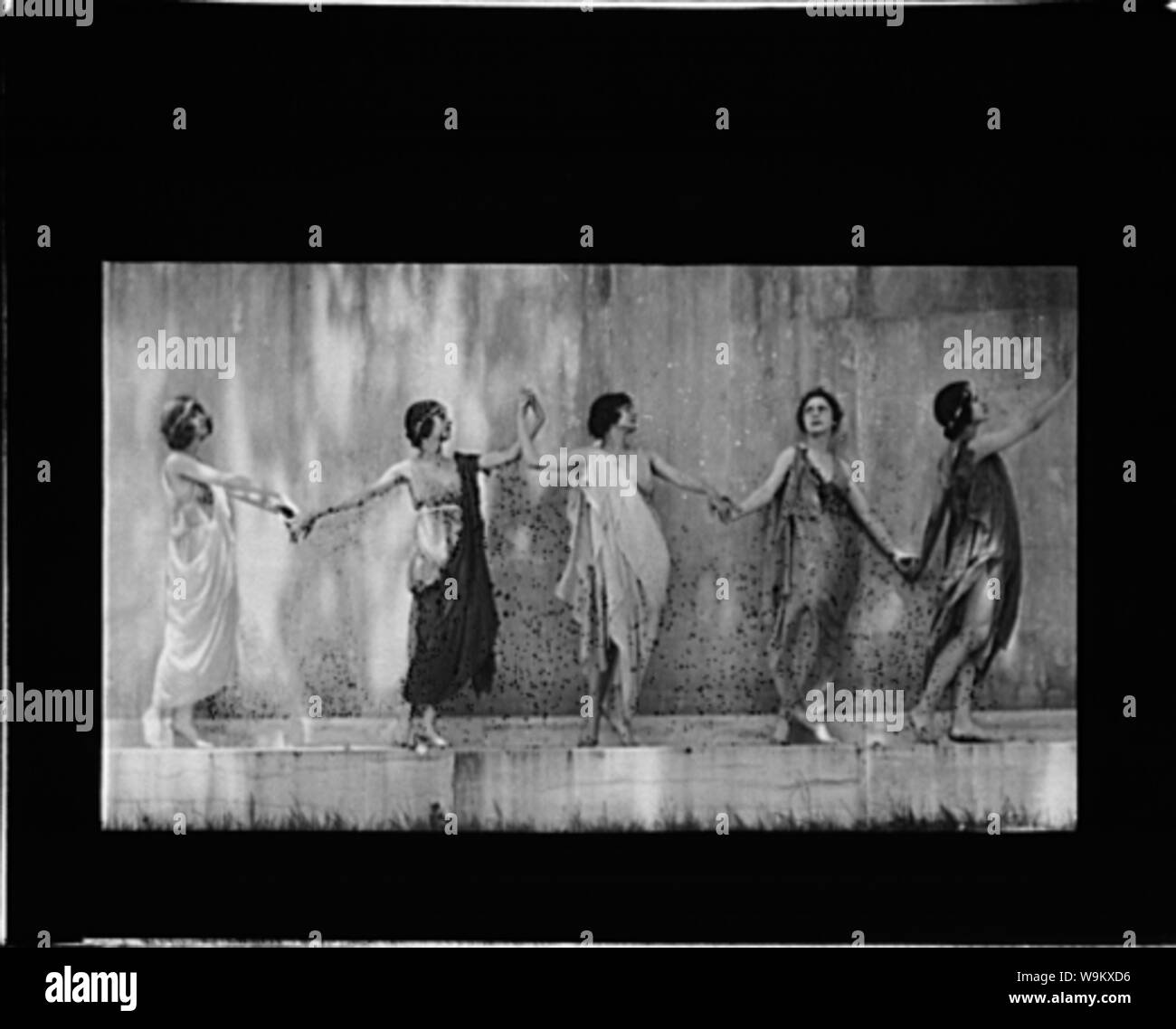 Anna Duncan, Irma Duncan, Maria Theresa Duncan, and two other dancers ...