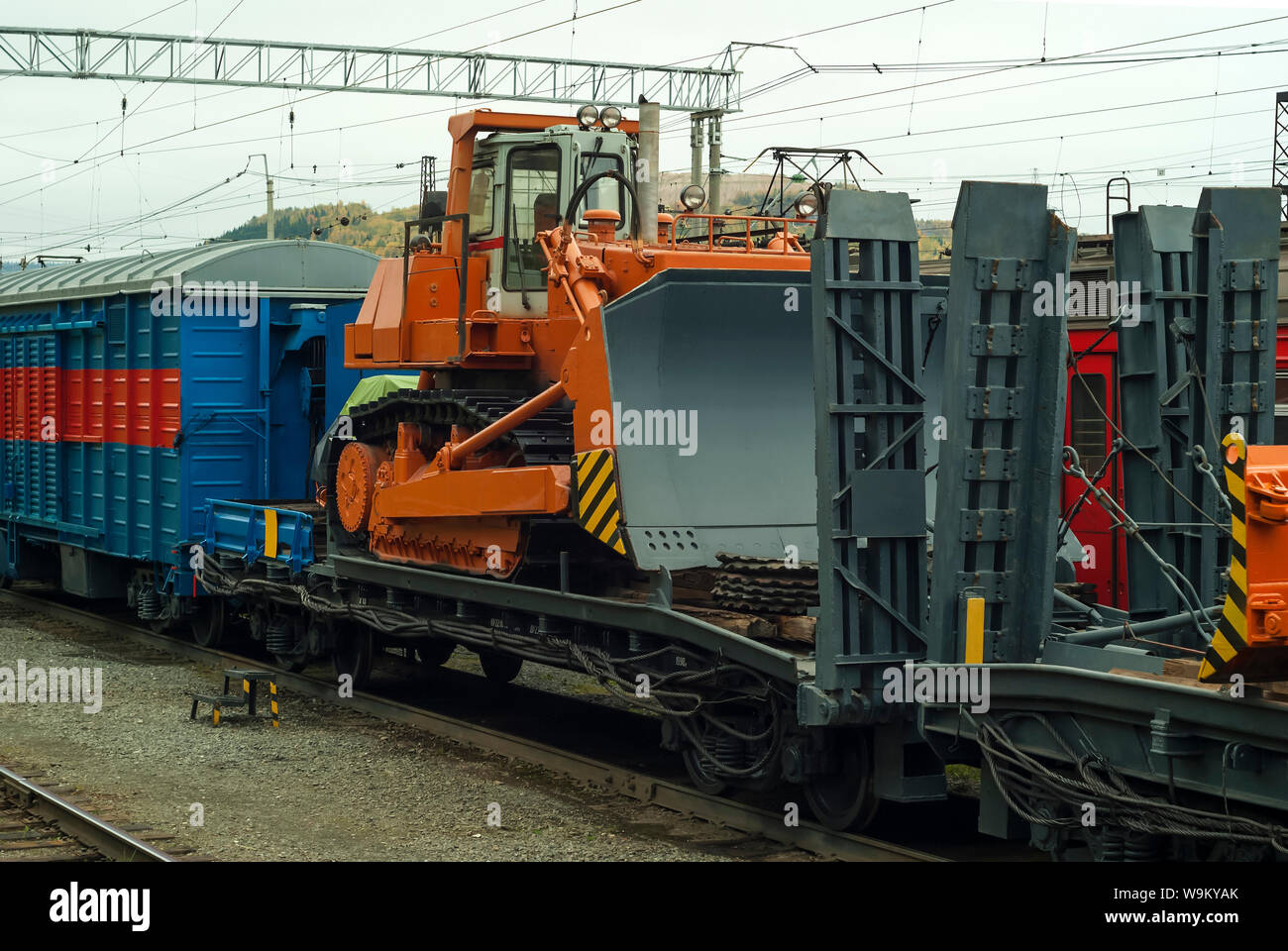 Bulldozer on train hi-res stock photography and images - Alamy