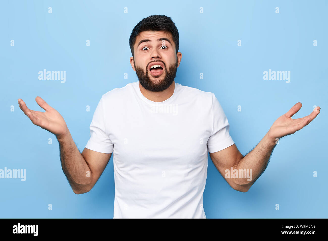 Hunched shoulders hi-res stock photography and images - Alamy