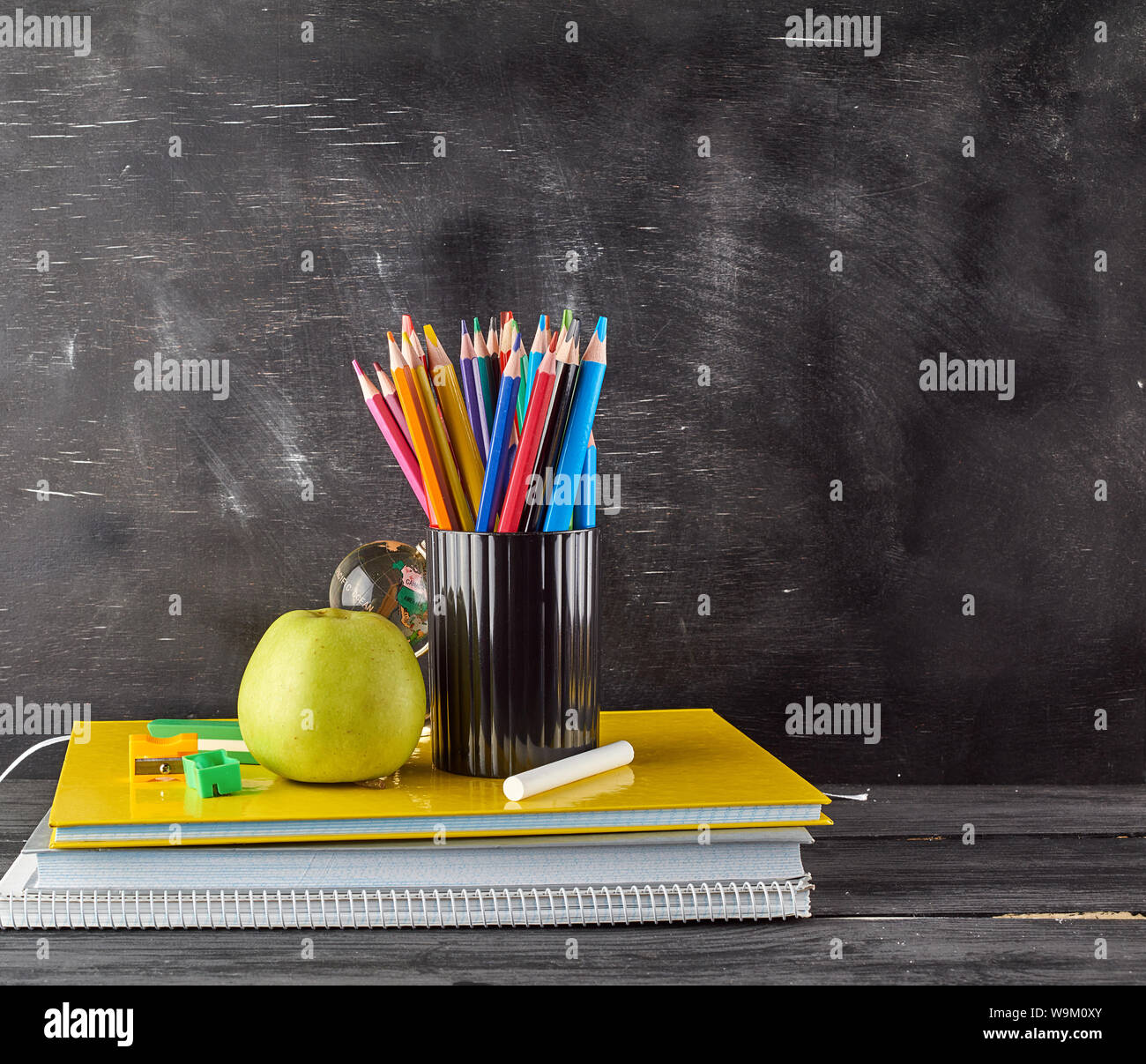 Chalk board ruler hi-res stock photography and images - Alamy