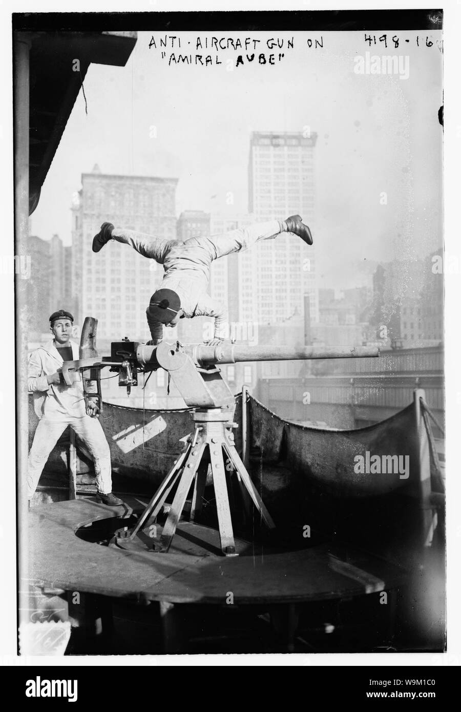 Naval anti aircraft gun hi-res stock photography and images - Alamy