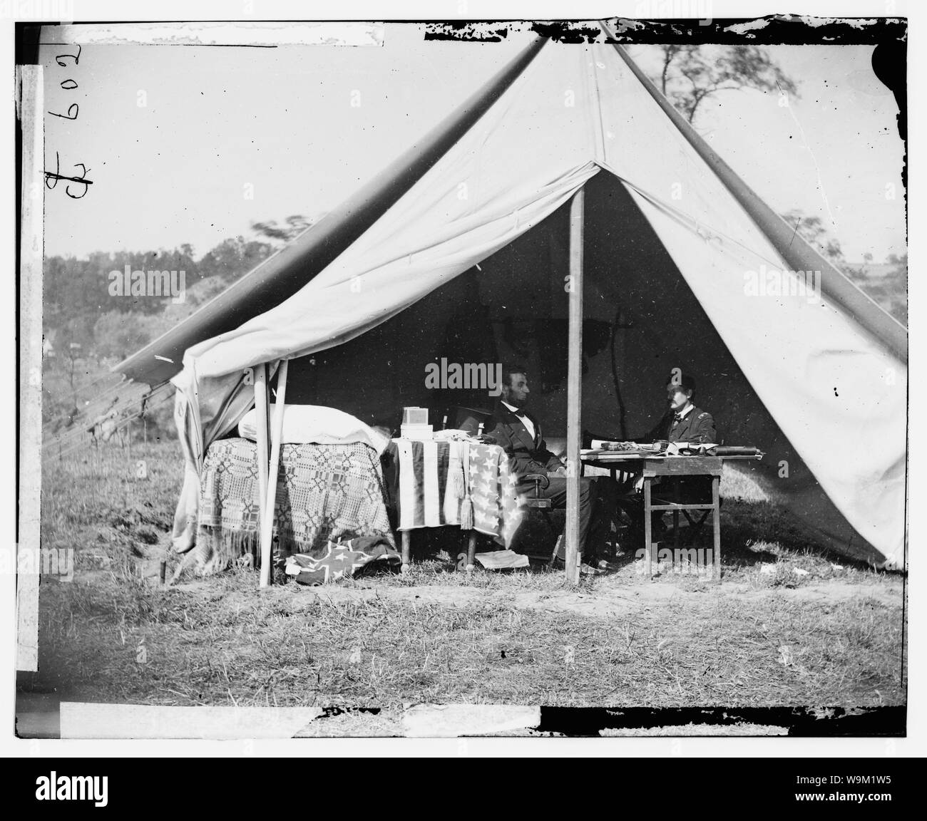 Antietam, Md. President Lincoln and Gen. George B. McClellan in the ...