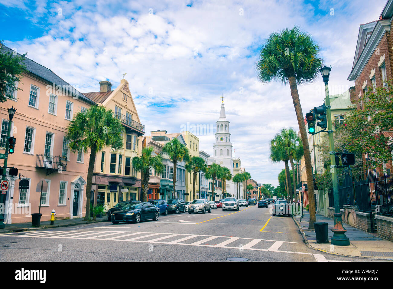 Streets of charleston hi-res stock photography and images - Alamy