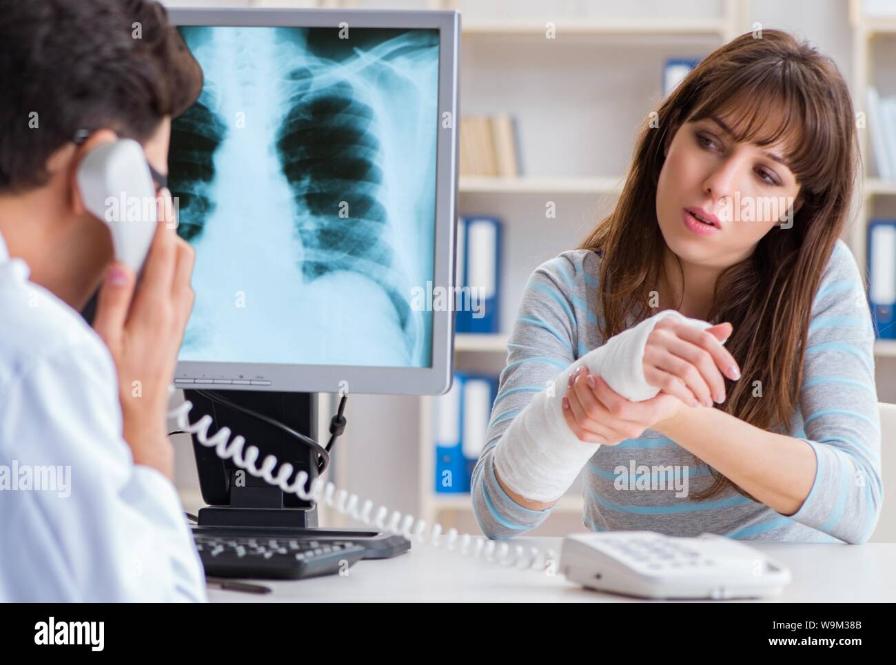 The young woman visiting radiologist for x-ray exam Stock Photo - Alamy
