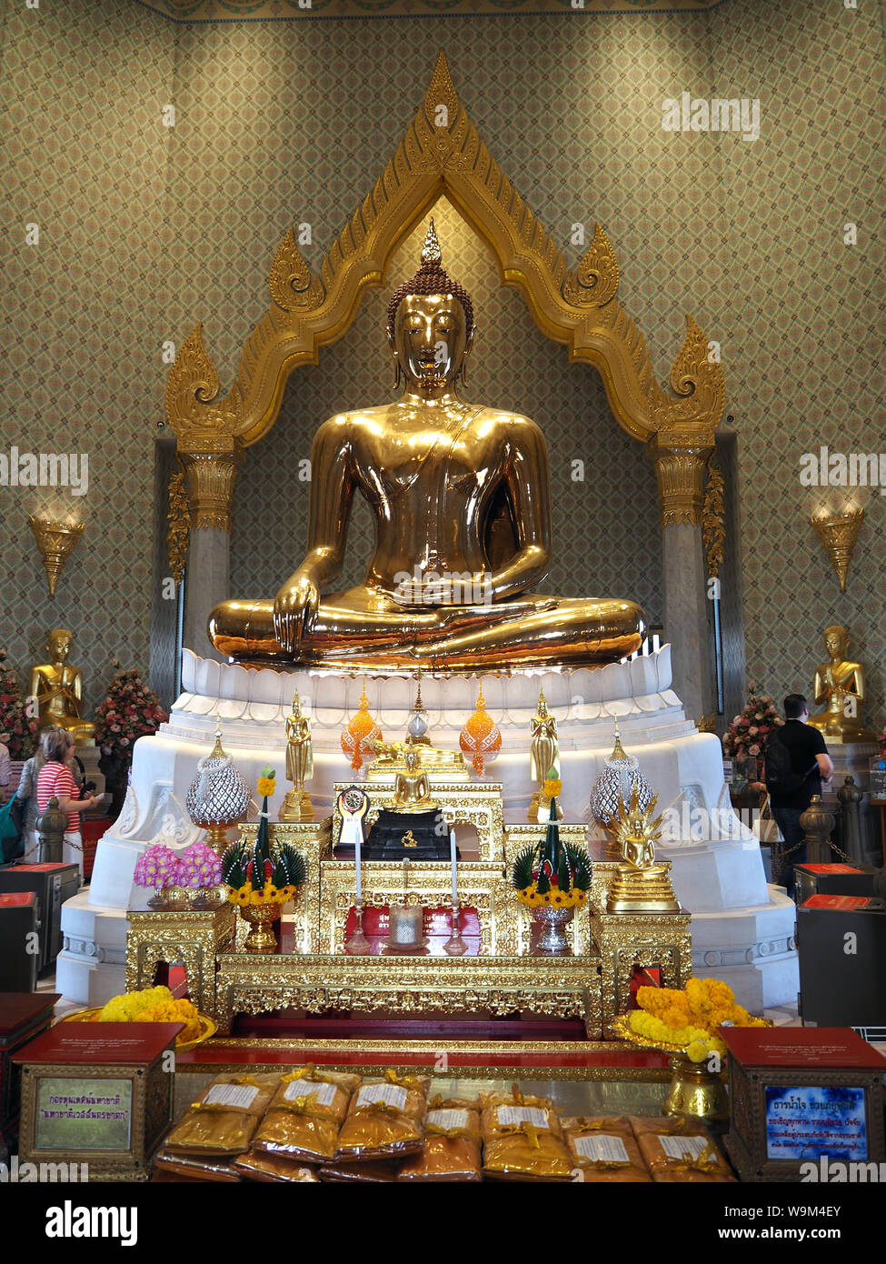 Golden Buddha statue, Wat Traimit, Temple of the Golden Buddha, Bangkok ...