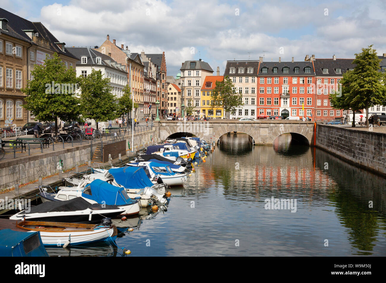 Copenhagen Denmark - canal and colourful buildings, Copenhagen city ...