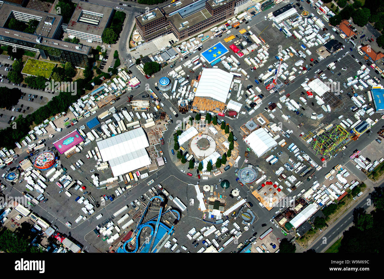 Hanover fairground hi-res stock photography and images - Alamy