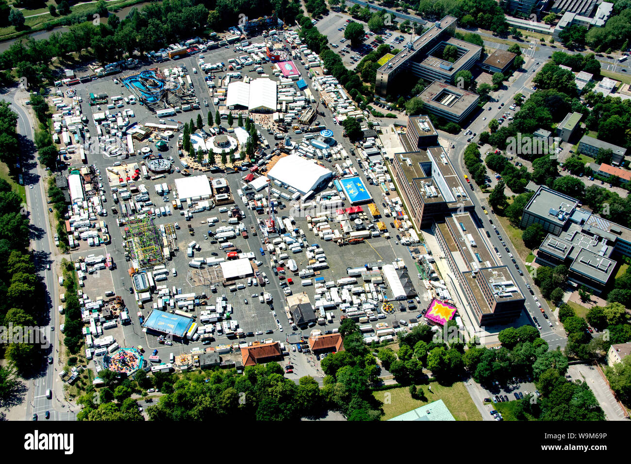 Fairground shooting range hi-res stock photography and images - Alamy