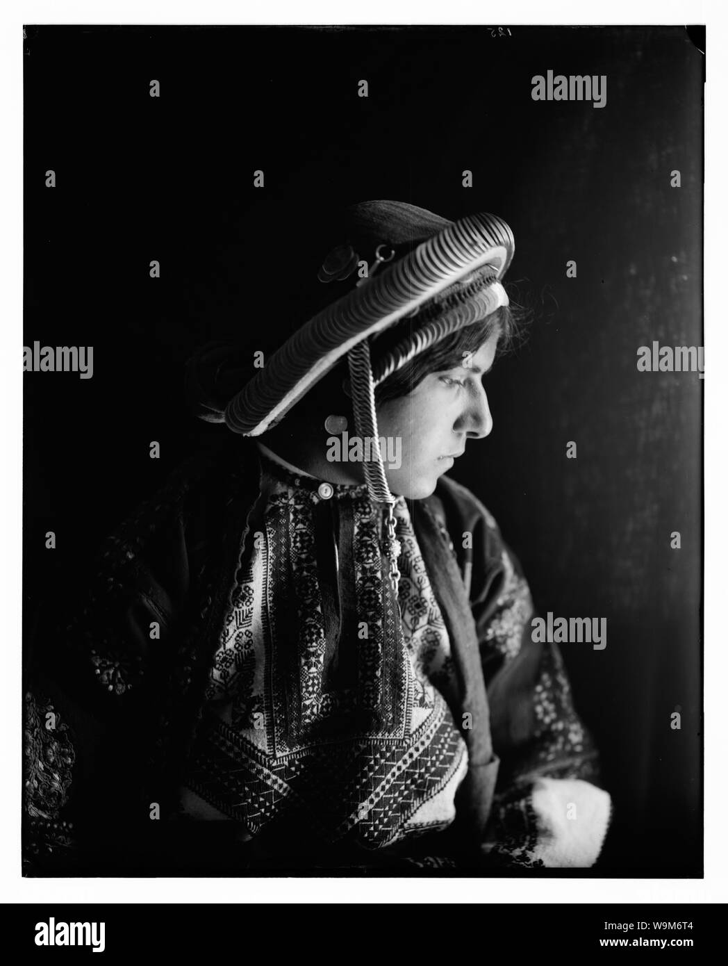 Arab girl from Ramallah Stock Photo - Alamy