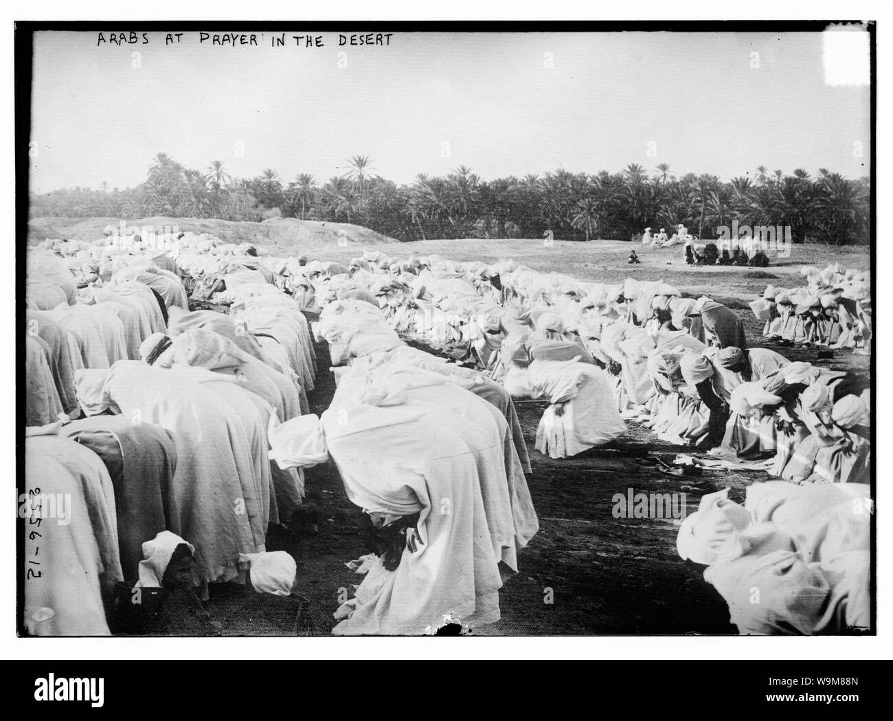 Group of arabs in Black and White Stock Photos & Images - Alamy
