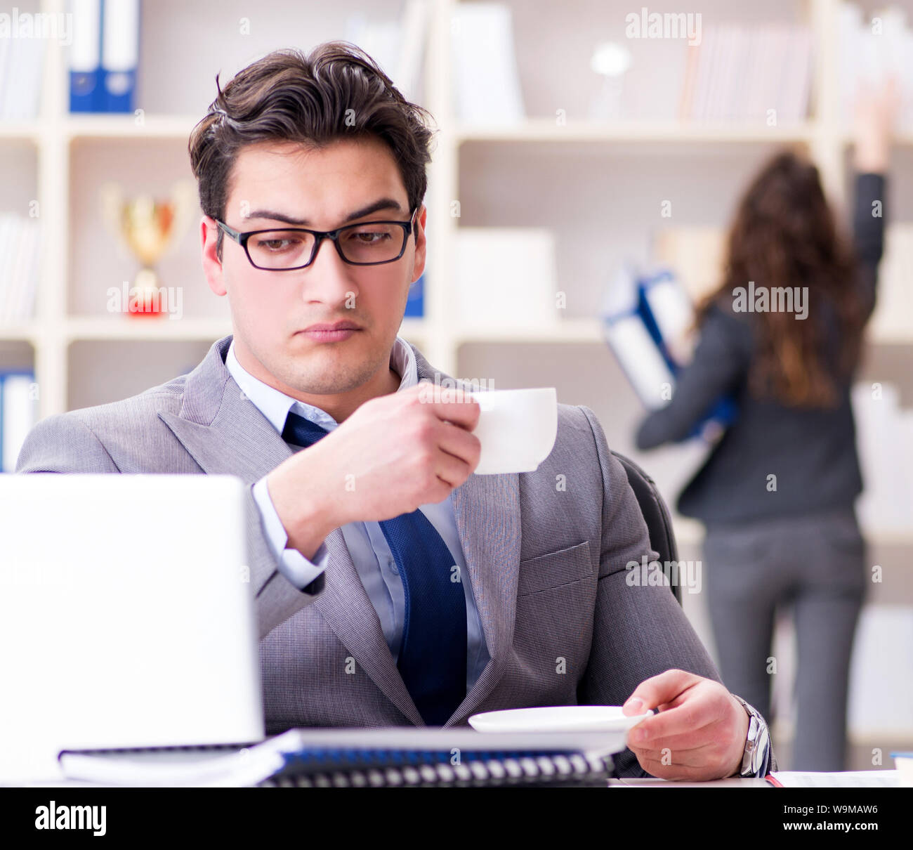 The angry boss unhappy with female employee performance Stock Photo - Alamy