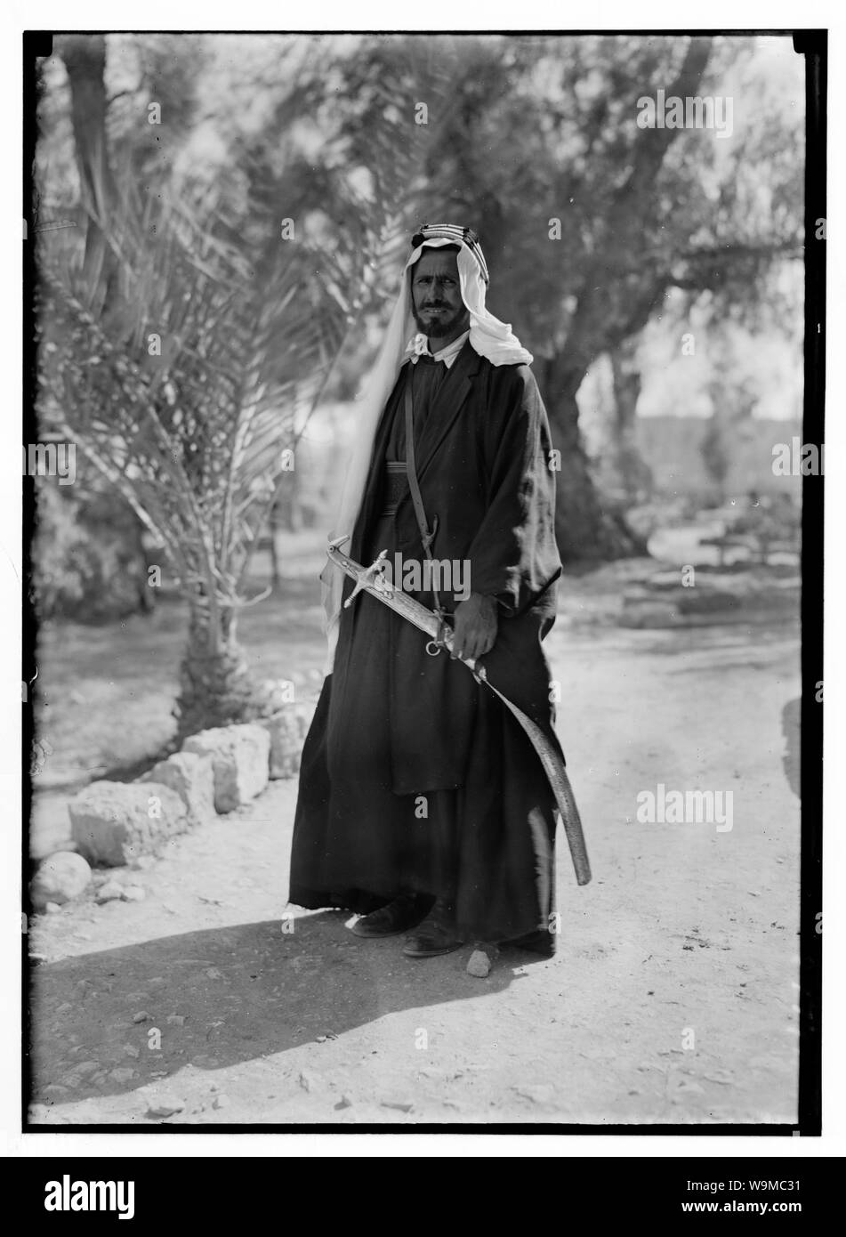 Sheikhs Black and White Stock Photos & Images - Alamy