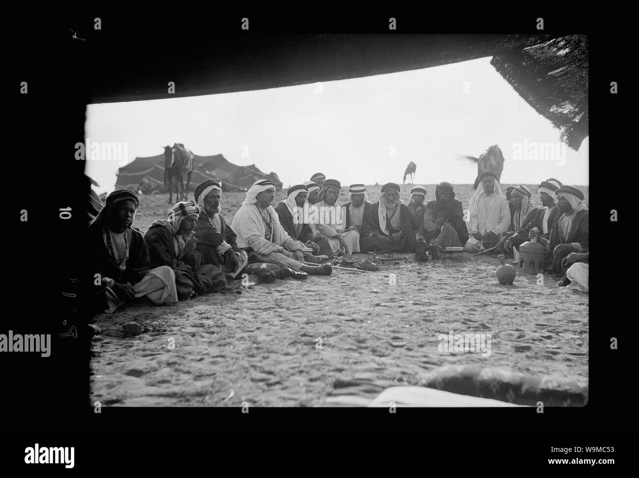 Aref el Aref & Bedouin sheikhs Stock Photo - Alamy