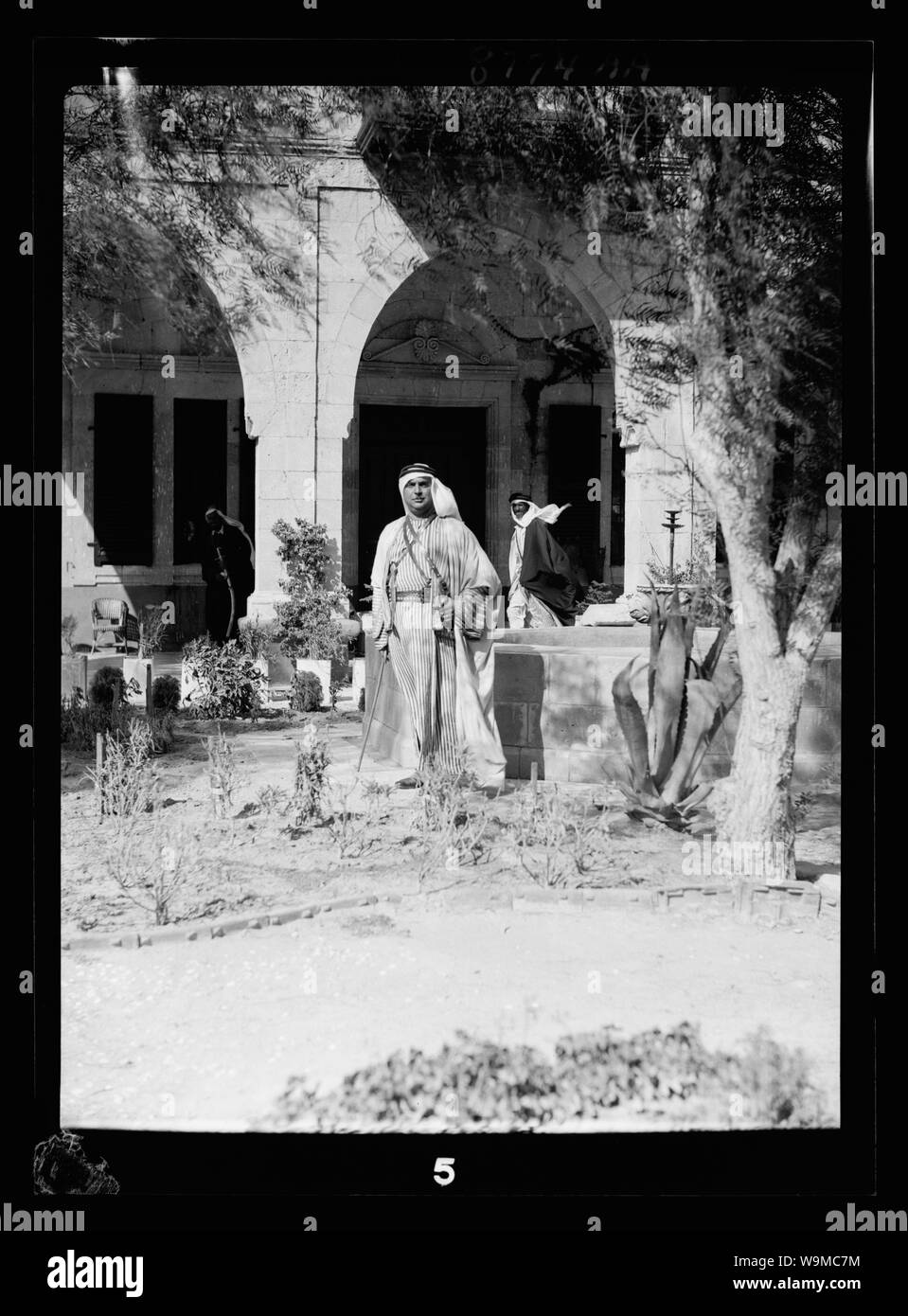 Aref el Aref & Bedouin sheikhs Stock Photo - Alamy