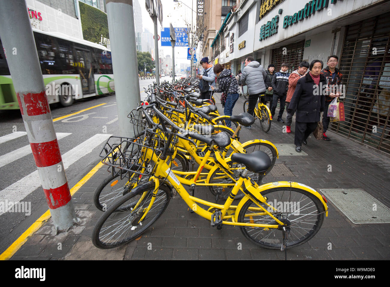 Bicycle sharing schemes hi-res stock photography and images - Alamy