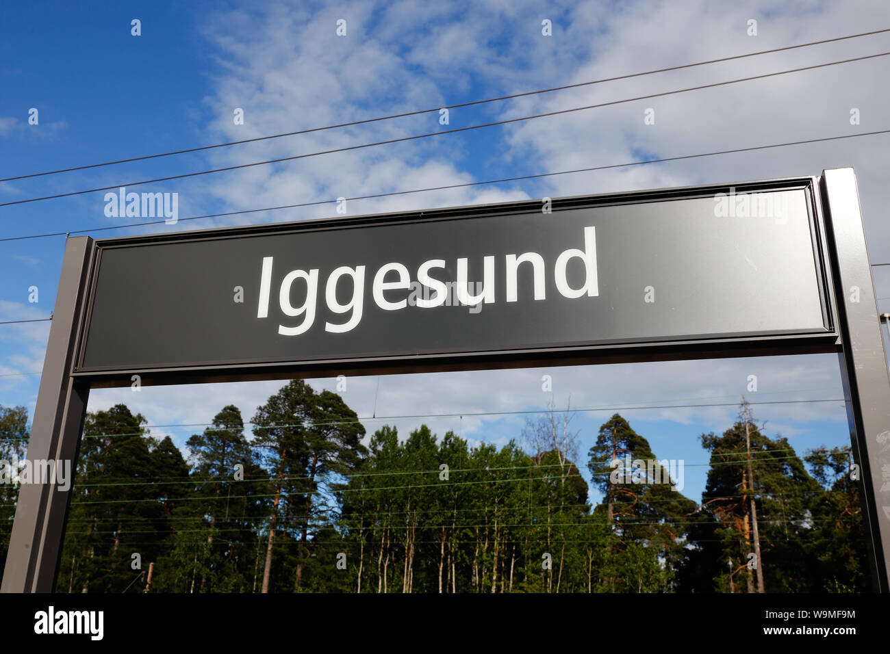 Platform signage travel information hi-res stock photography and images ...