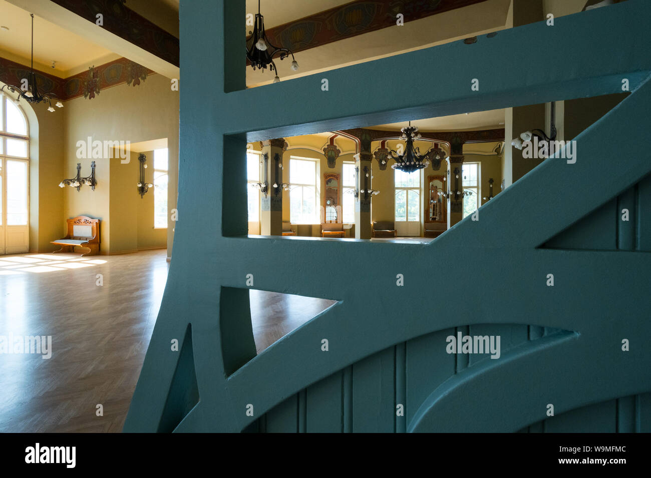 Vitebsky Railway Station, Saint Petersburg, Russia Stock Photo - Alamy