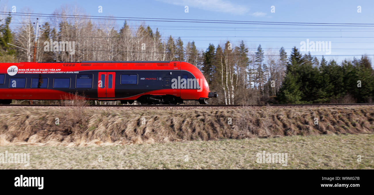 Side view passenger train hi-res stock photography and images - Alamy