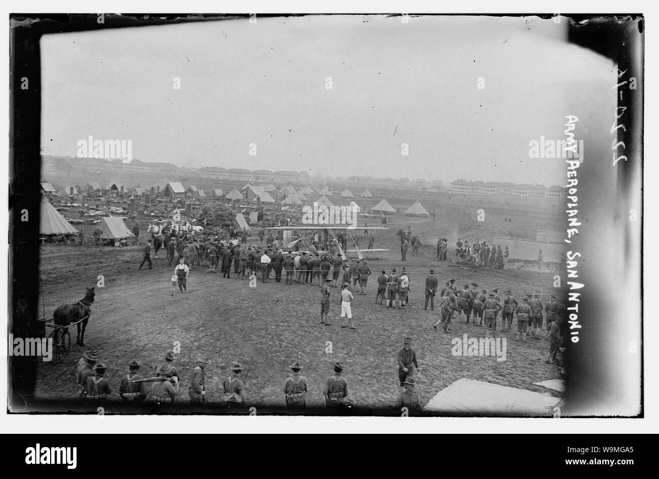 Aeroplane type Black and White Stock Photos & Images - Alamy