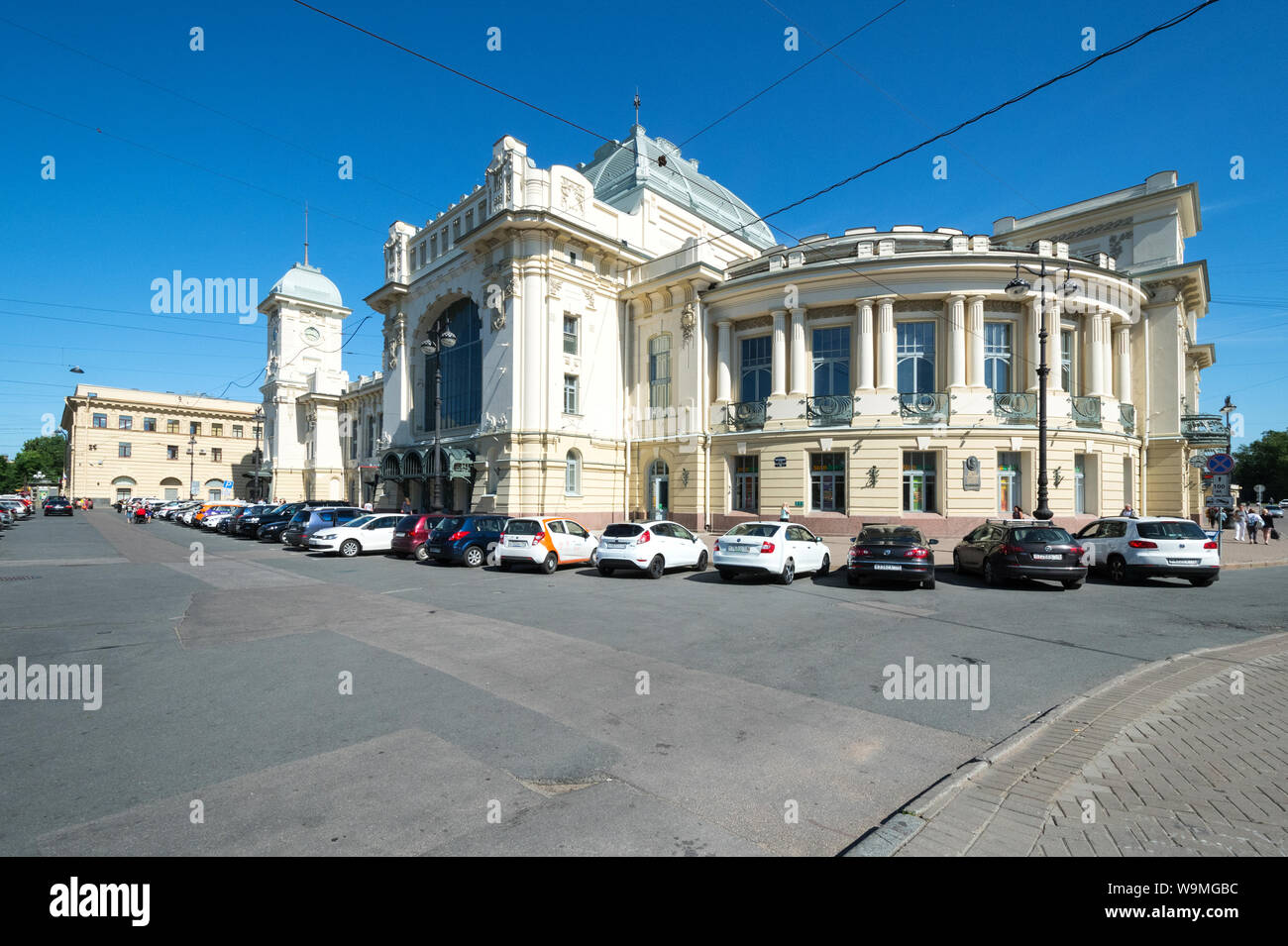 Vitebsky Railway Station, Saint Petersburg, Russia Stock Photo - Alamy