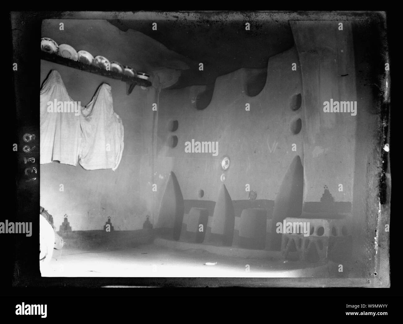 House made of mud Black and White Stock Photos & Images - Alamy