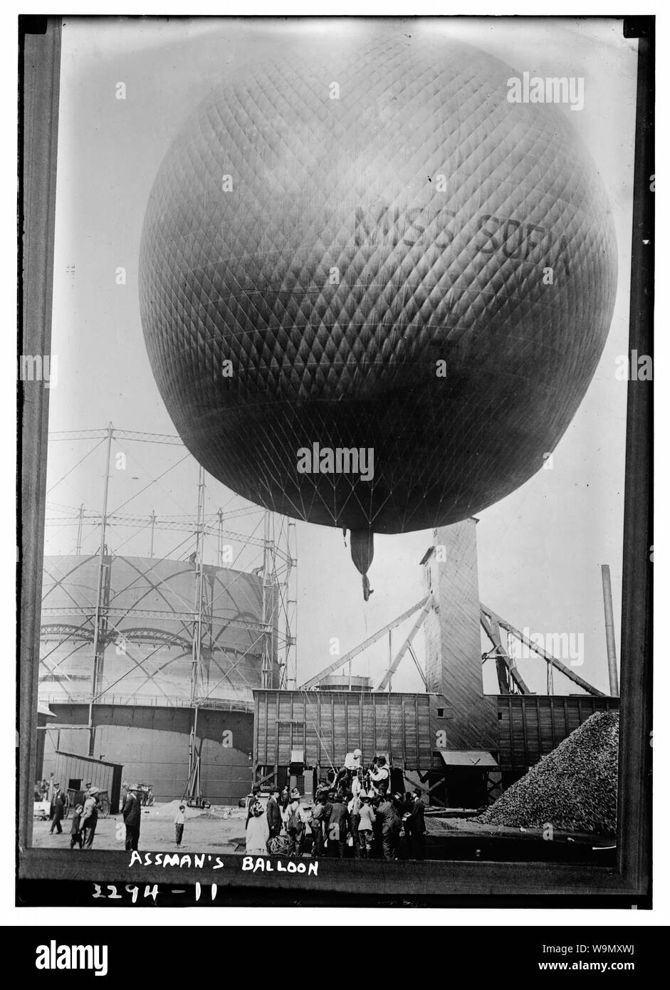 Evolution of balloon technology hi-res stock photography and images - Alamy