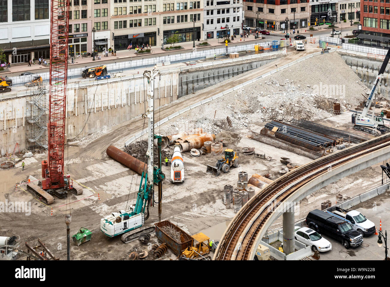 Skyscraper foundation hi-res stock photography and images - Alamy