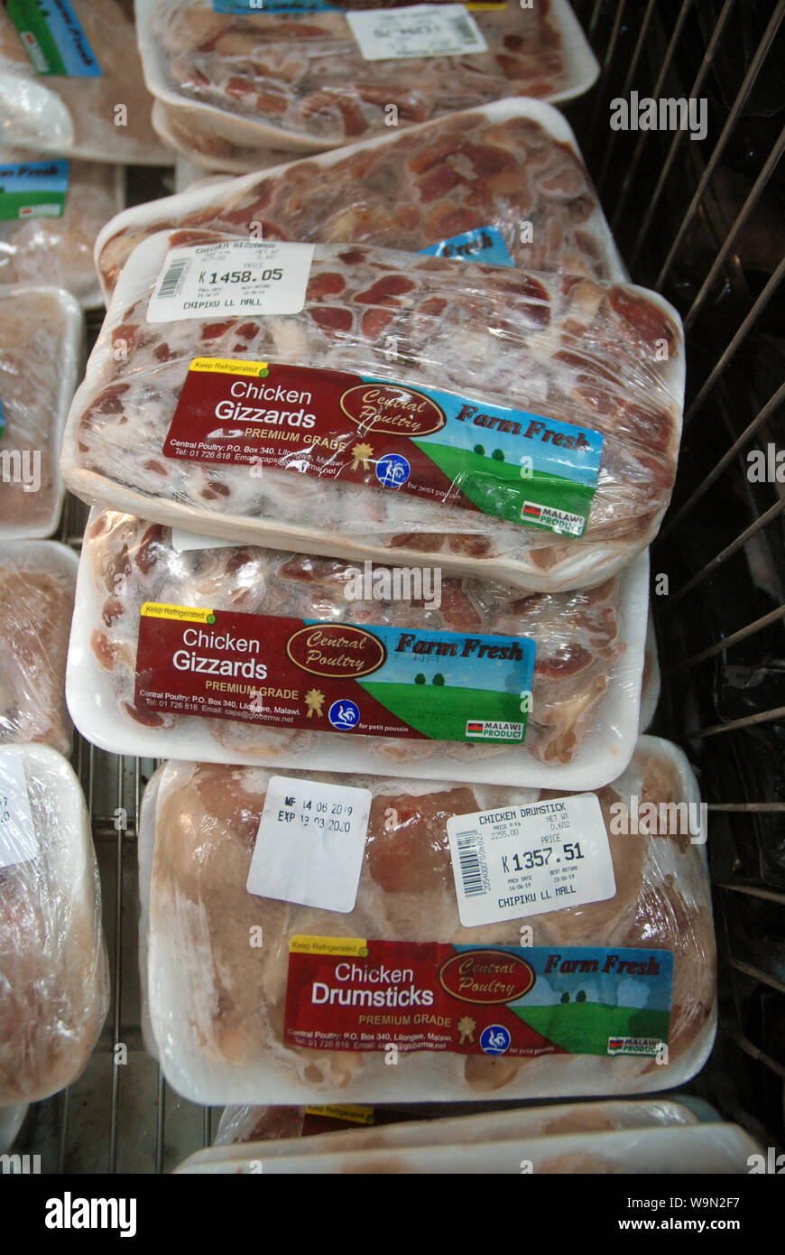 Frozen chicken packet hi-res stock photography and images - Alamy