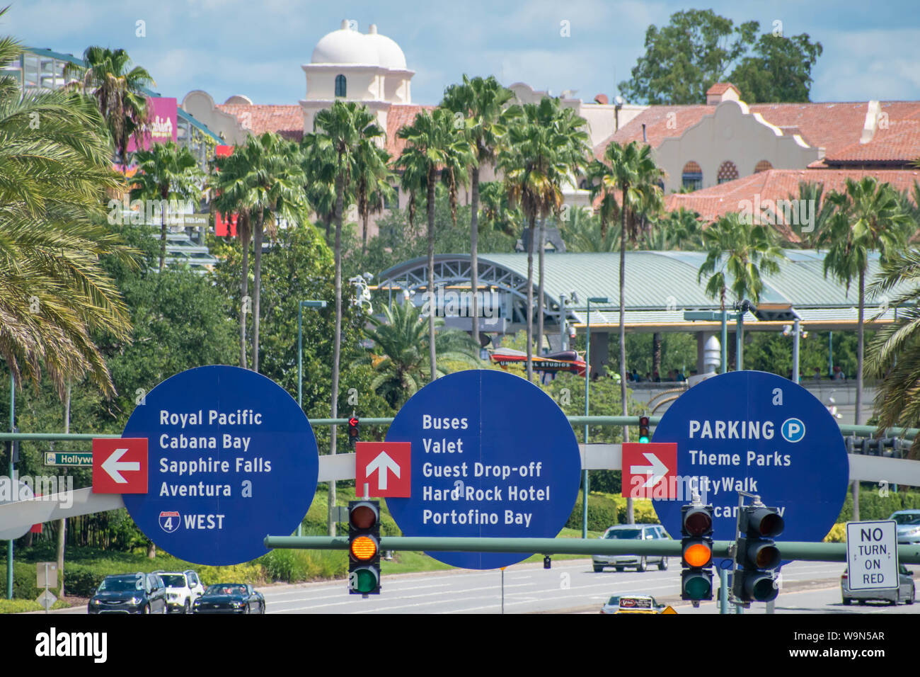 Hogwarts logo hi-res stock photography and images - Alamy