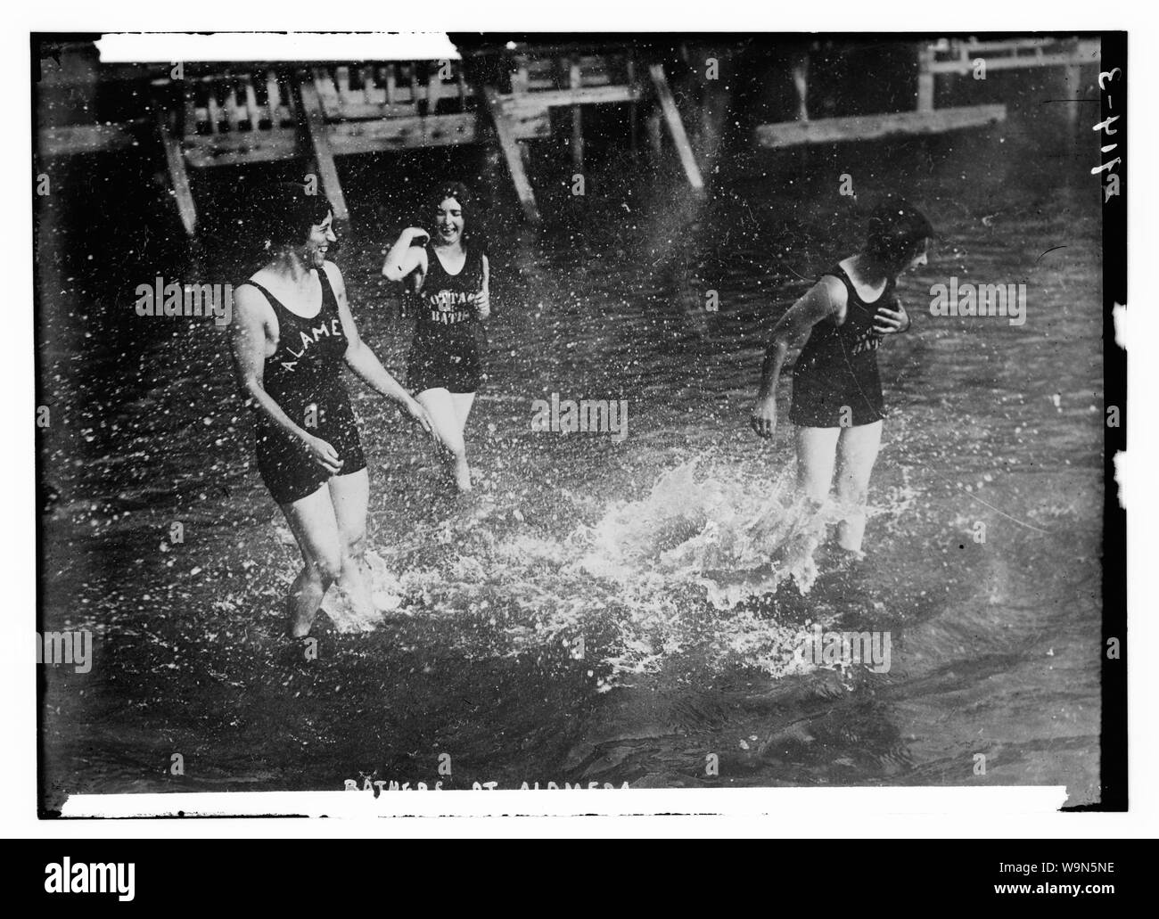 Vintage bathers hi-res stock photography and images - Alamy