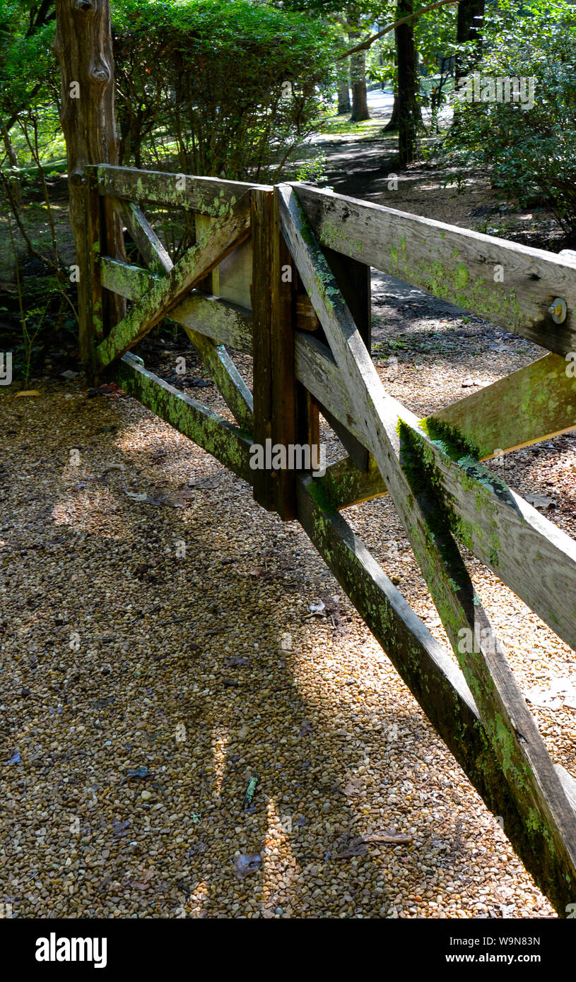 Boundary gates hi-res stock photography and images - Alamy