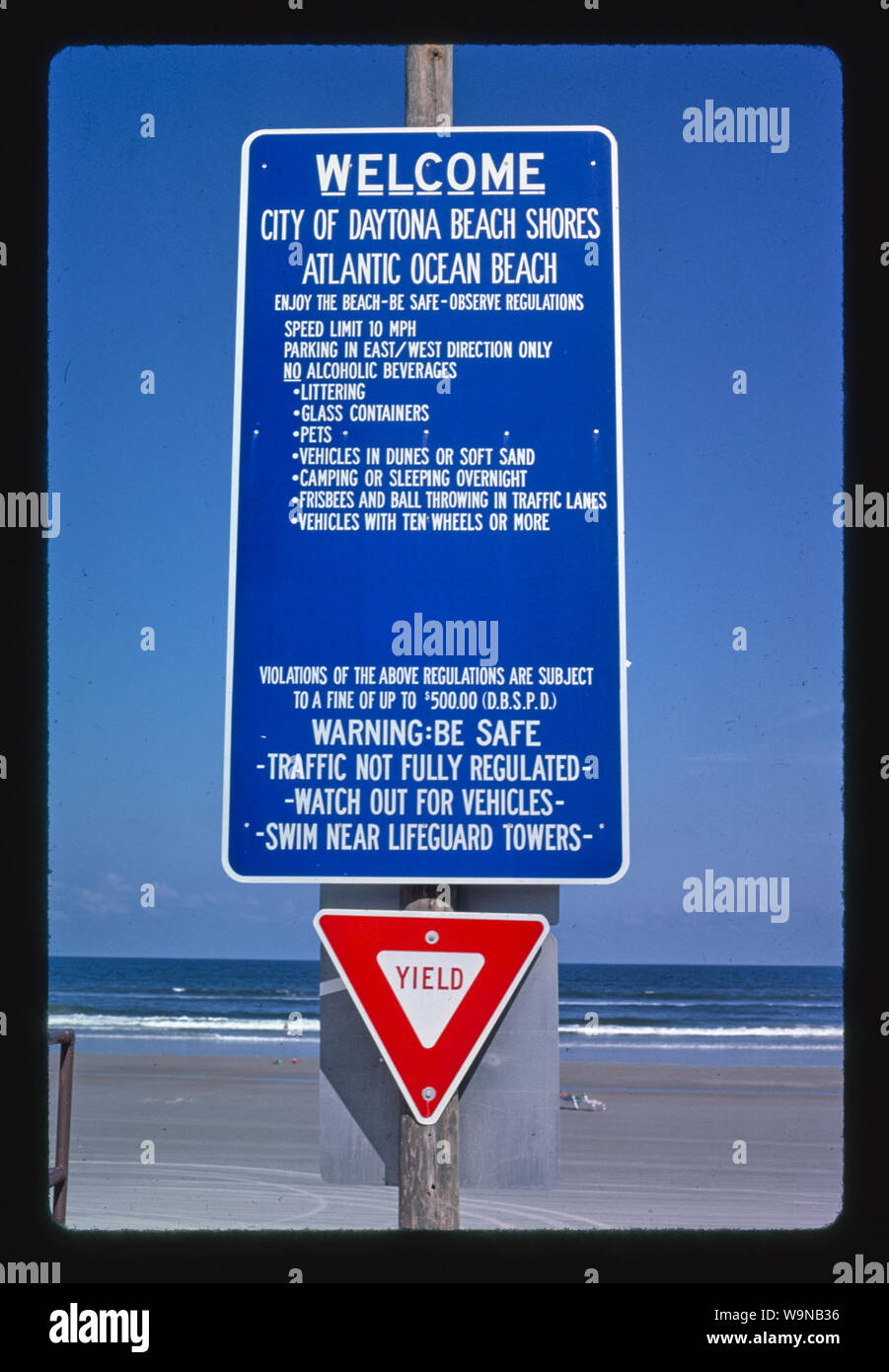 Beach rules hi-res stock photography and images - Alamy