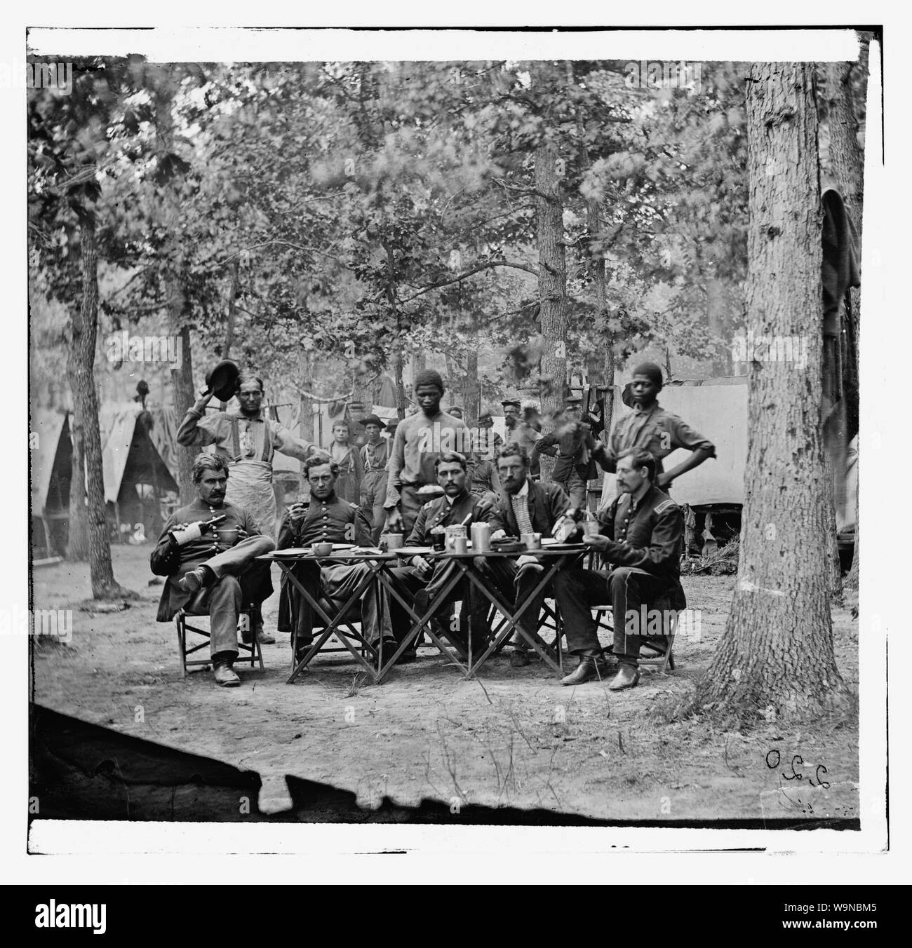 Officers mess army hi-res stock photography and images - Alamy