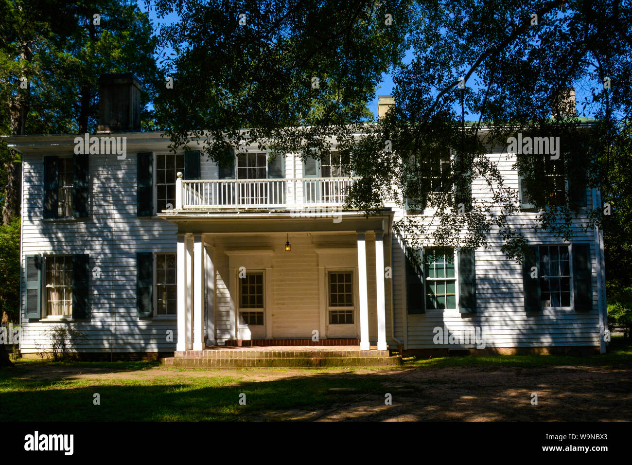 An entrance to Pulitzer Prize winning author, William Faulkner's home ...