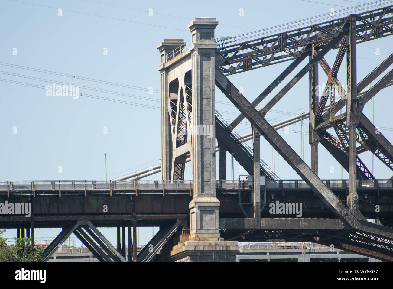 Pierre laporte bridge québec hi-res stock photography and images - Alamy