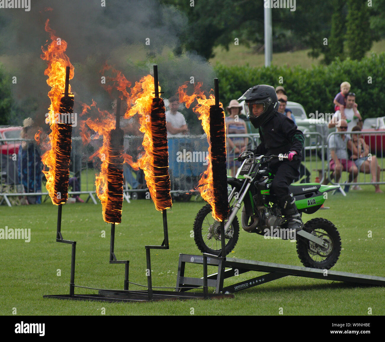 Carnival stunt hi-res stock photography and images - Alamy