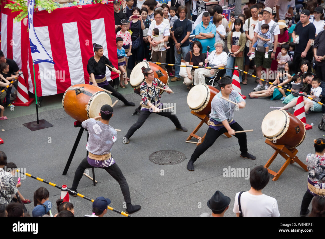 Taiko drummers tokyo High Resolution Stock Photography and Images - Alamy
