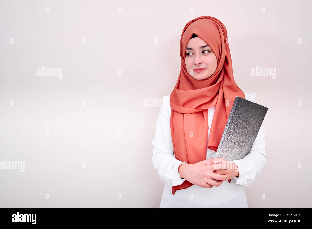 Hijab girl school hi-res stock photography and images - Alamy