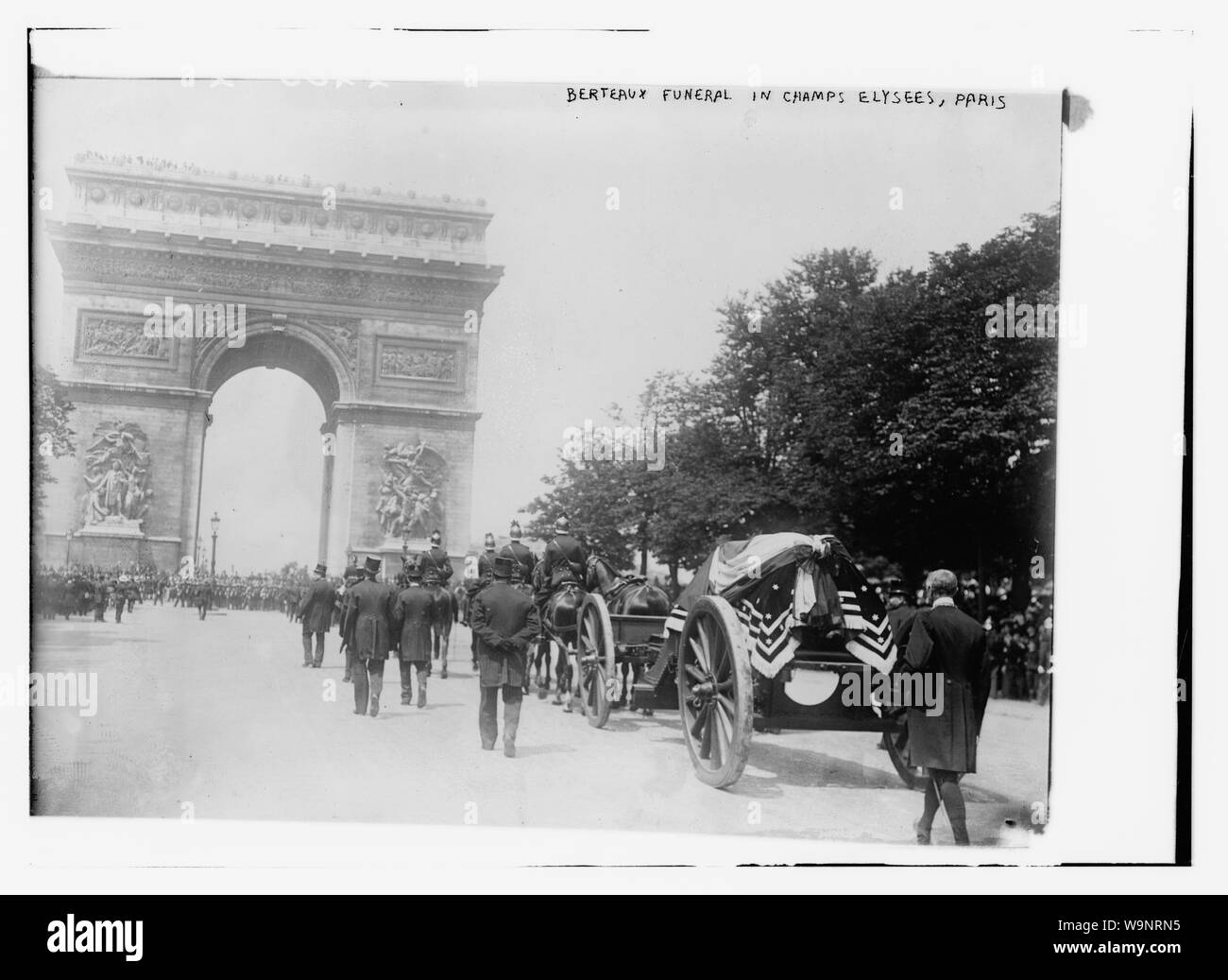 Paris funeral service in hi-res stock photography and images - Alamy