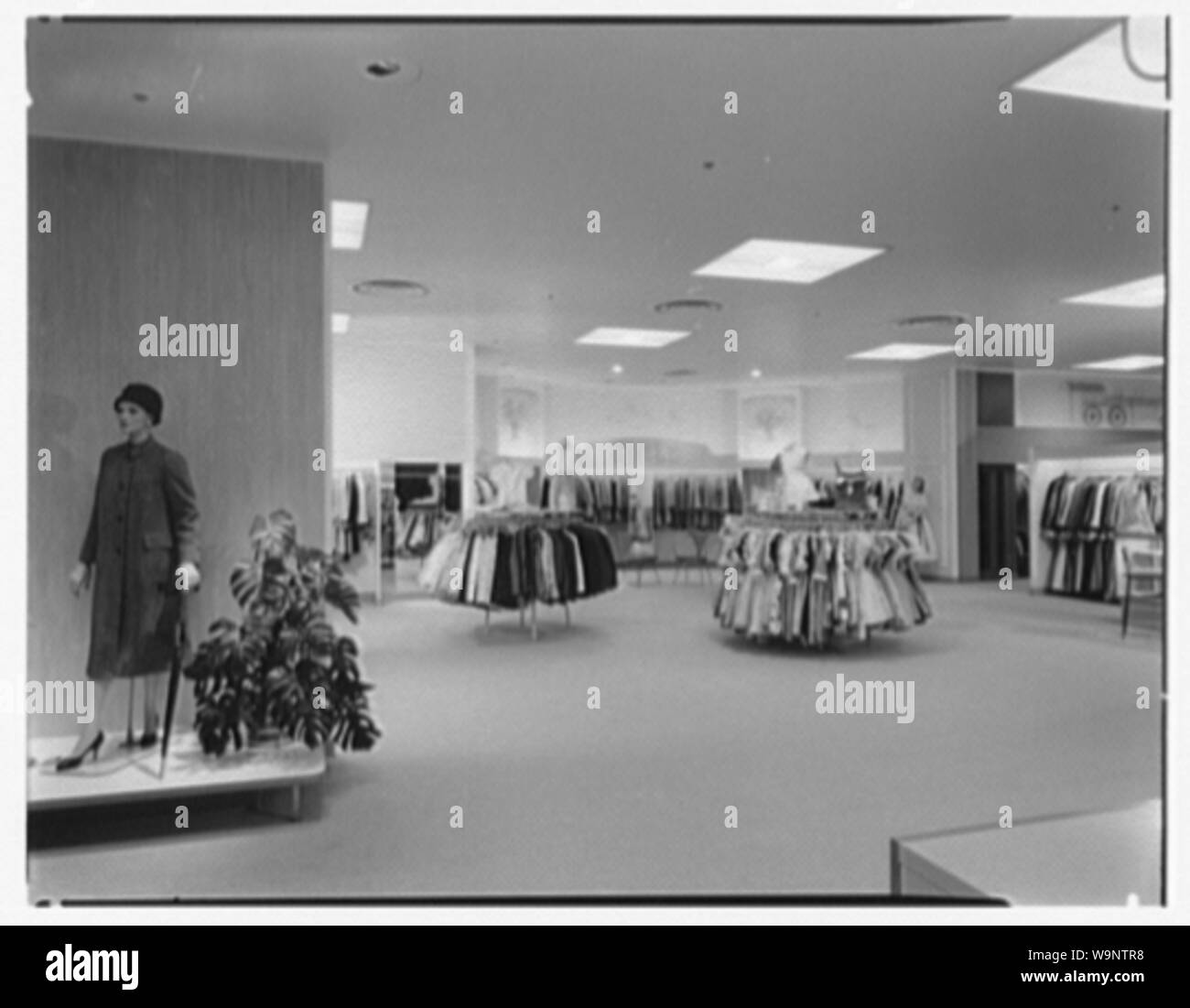 1920s department store hi-res stock photography and images - Alamy