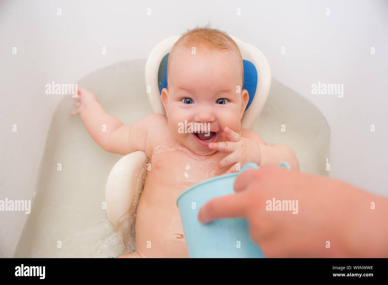 Child open mouth hi-res stock photography and images - Alamy