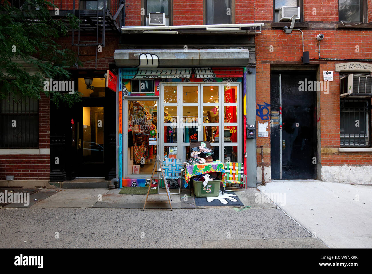 New York Vintage Clothing Store High Resolution Stock Photography and ...