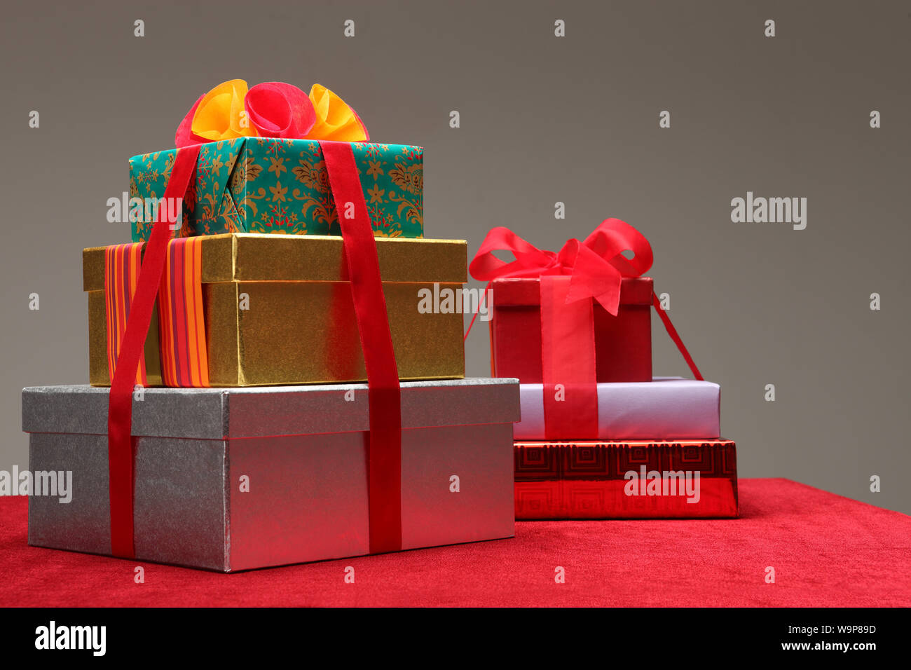 Gift piles hi-res stock photography and images - Alamy