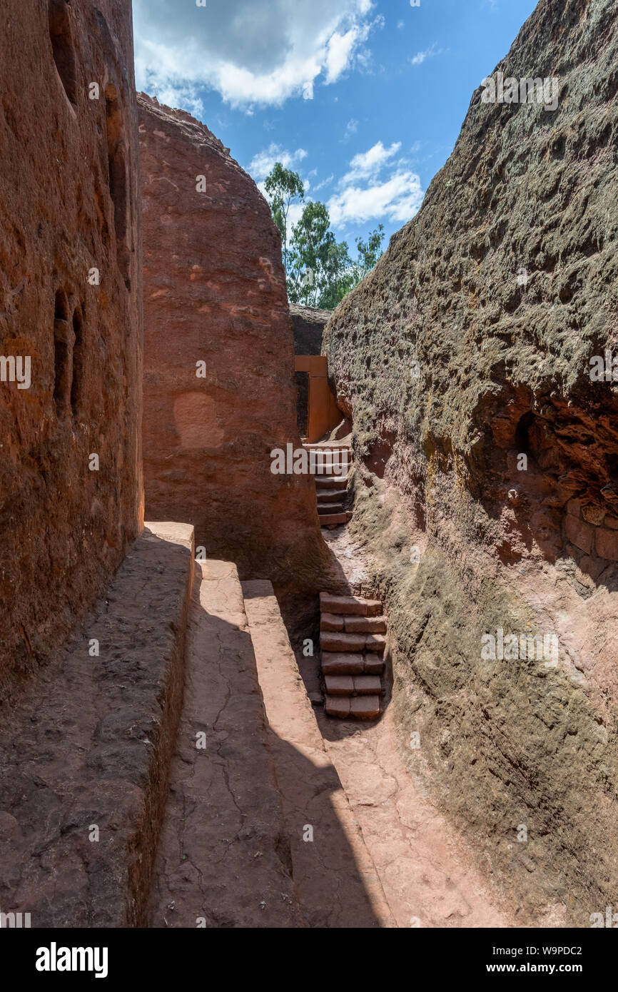 Debre Sina-Mikael an underground Orthodox monolith rock-cut church ...