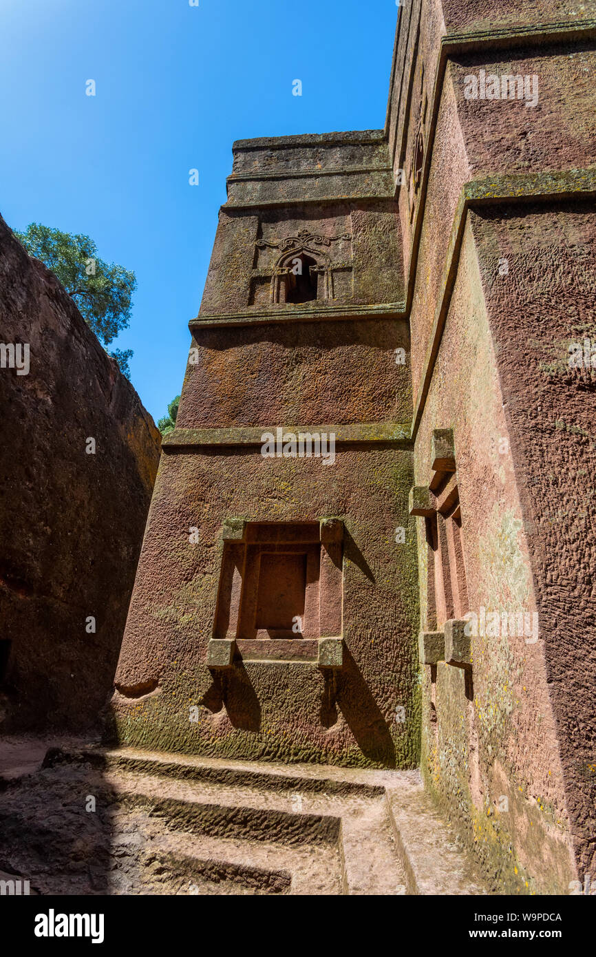 Monolithic shape hi-res stock photography and images - Alamy