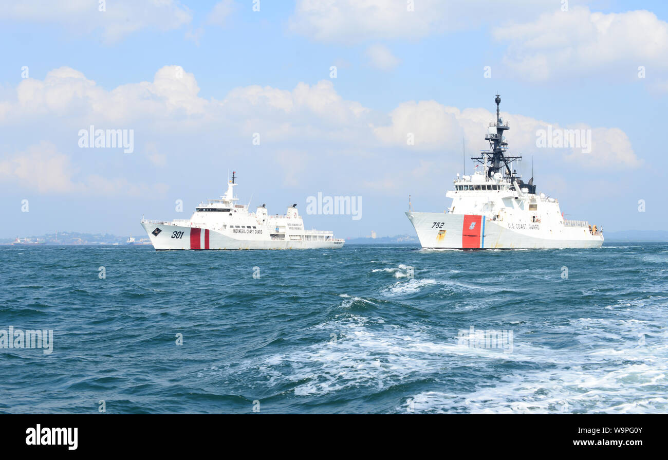 Coast guard cutter stratton wmsl 752 hi-res stock photography and ...