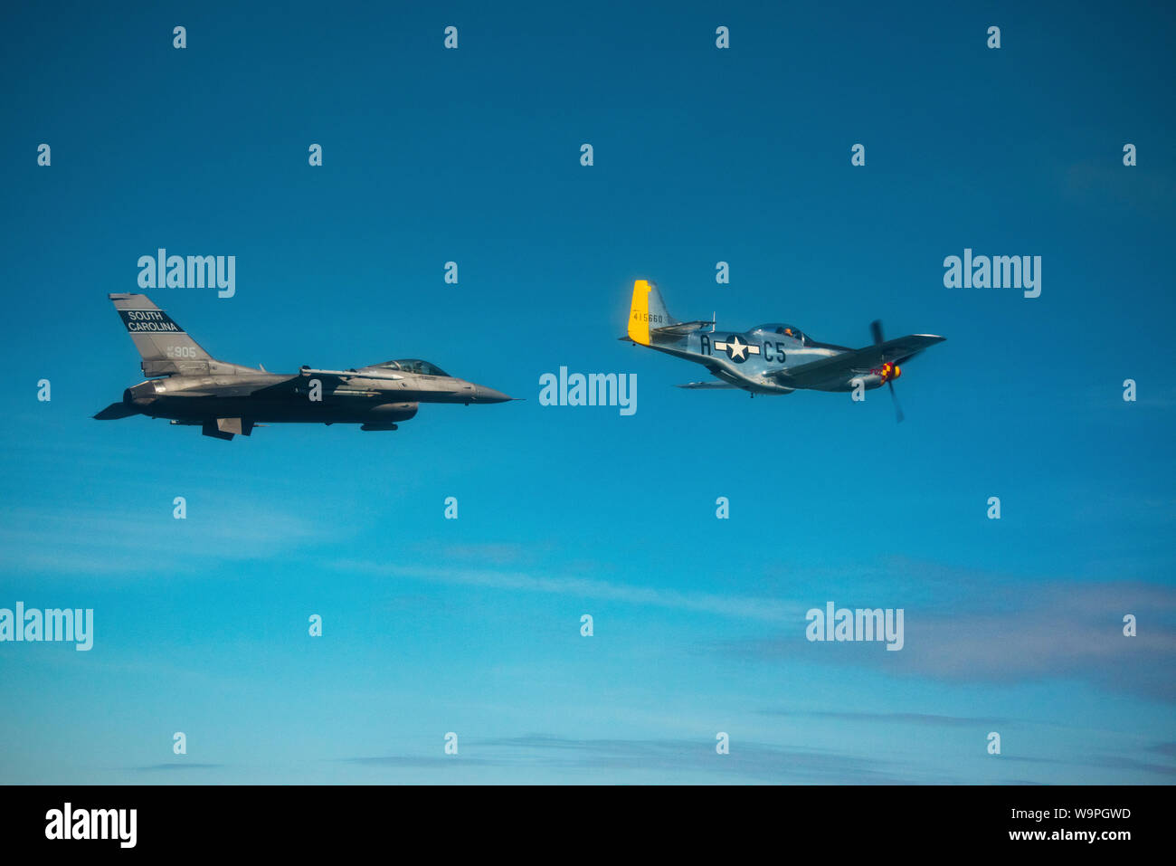 A South Carolina Air National Guard F-16 Fighting Falcon fighter jet ...