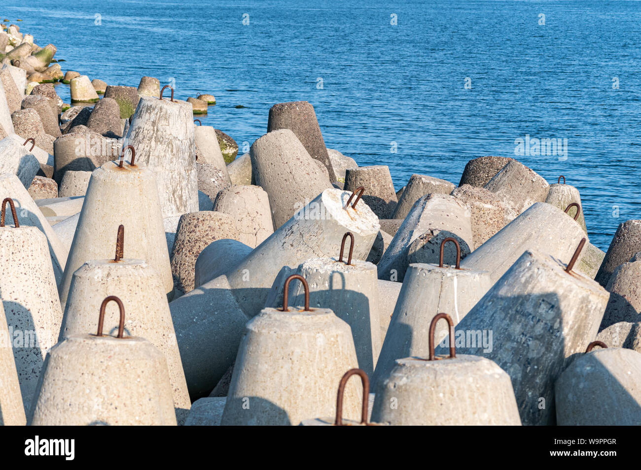 Dolos concrete blocks hi-res stock photography and images - Alamy